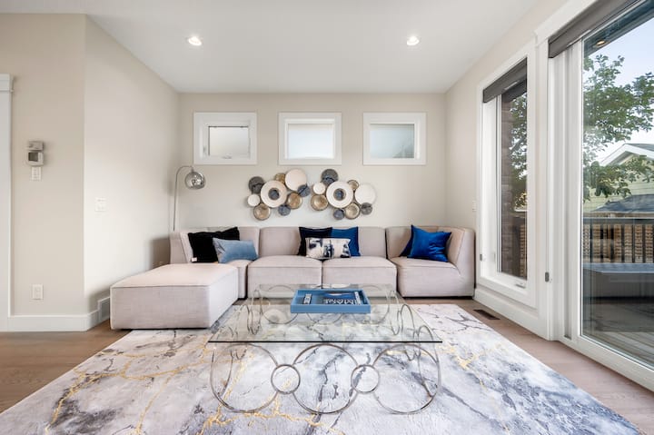 The Perfect Family House -Only 3mins To Downtown - Calgary