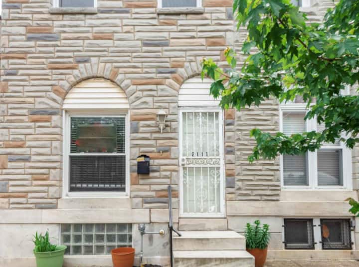 Adjacent Johns Hopkins Med/bloomberg Sch.1 - Baltimore, MD