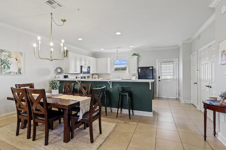 Lovely 2-bd Condo Close To Campus, Free Parking - Baton Rouge, LA