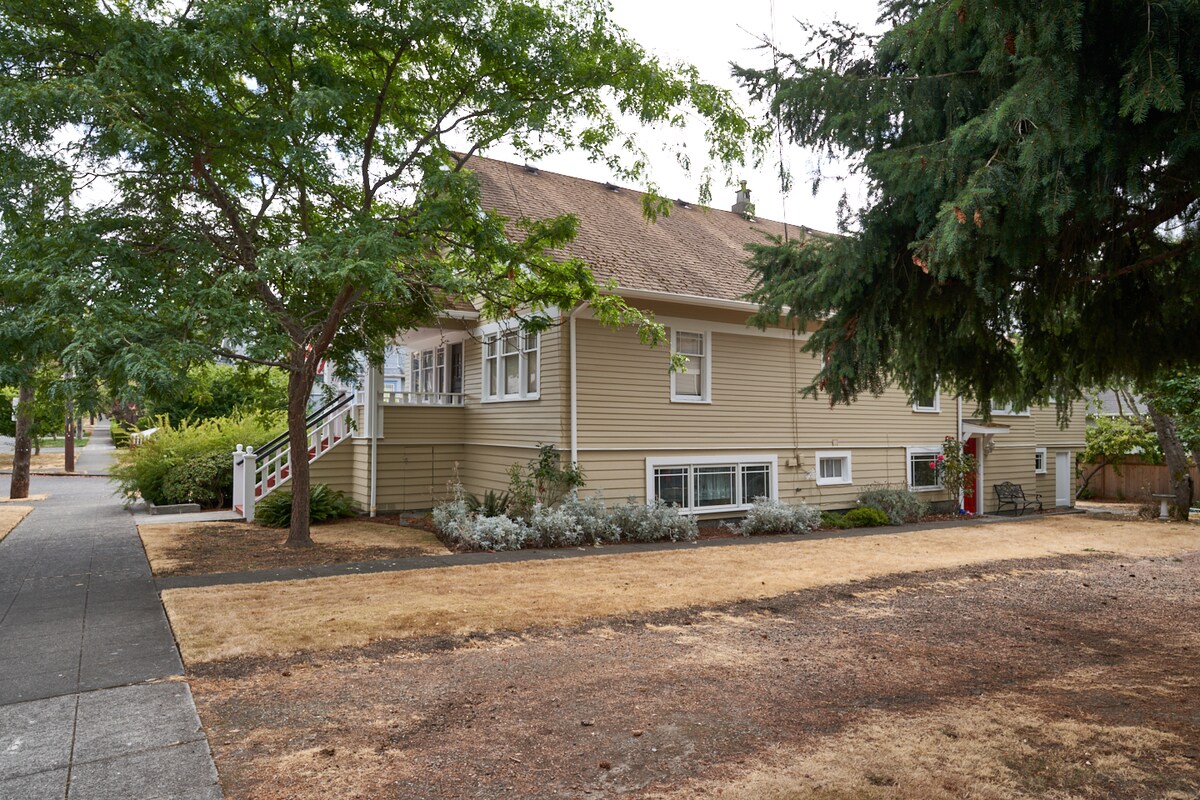 Downtown Seattle House Vacation Rentals - Seattle, WA | Airbnb