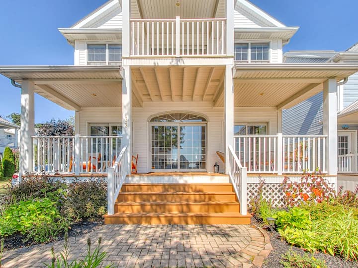 Crystal Beach Waterfront Beach House - Crystal Beach