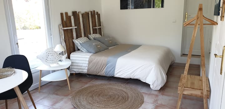 Studio Indépendant Dans Une Villa Avec Piscine - L'Isle-sur-la-Sorgue