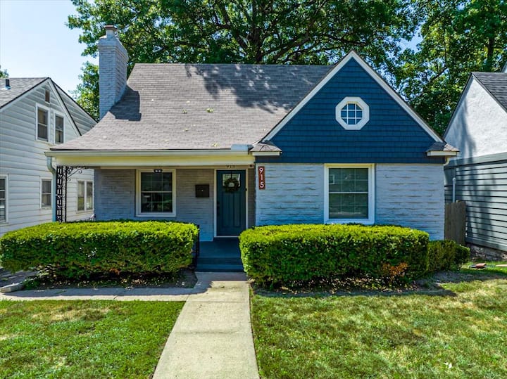 3-bed Waldo Home | Cozy, Quiet & Centrally Located - カンザスシティ, MO