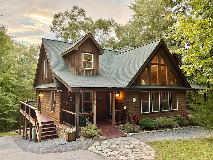 Cabin W/ Game Room, Fire Pit & Private River Trail - Lake Lure, NC