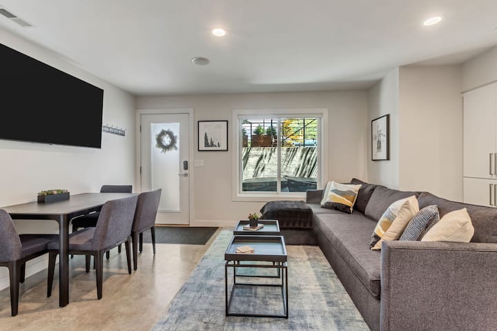 1 Room W/ Hot Tub Access In Private Basement - Salt Lake City, UT