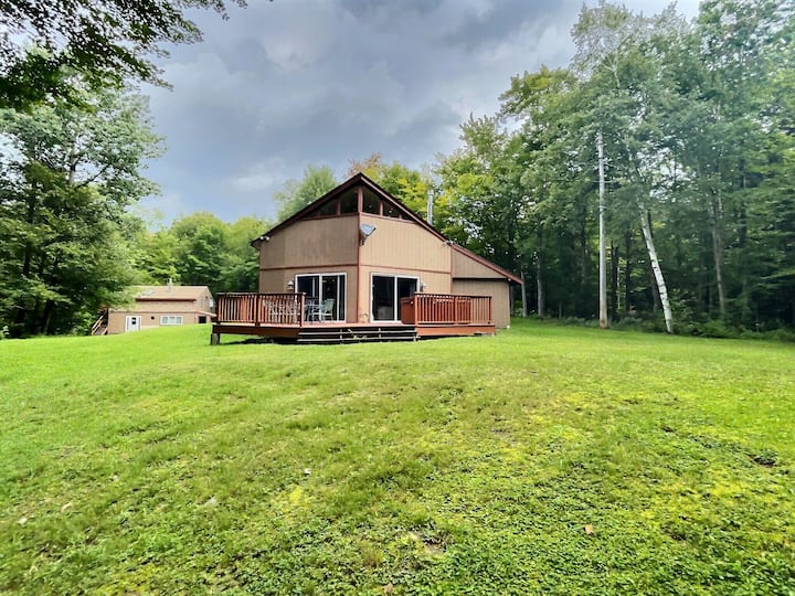 Dancingbears- 8br, 2 Hot Tubs, 2 Homes, Game Room, Ac! - バーモント州