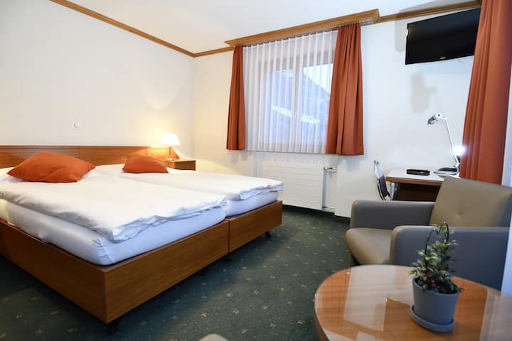 Einladendes Bed&breakfast Mit Whirlpool Im Zimmer - Zermatt