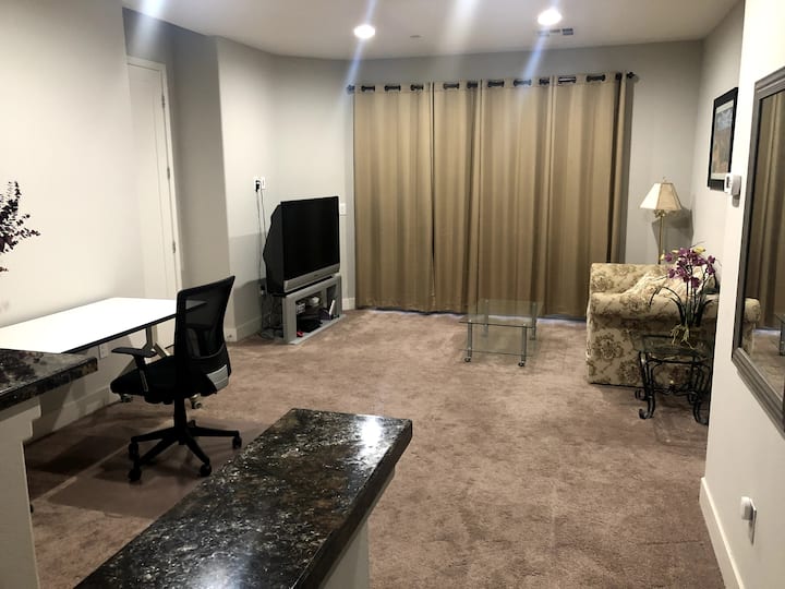 Entire Guest Suite - Private Access & Bathroom - Las Vegas