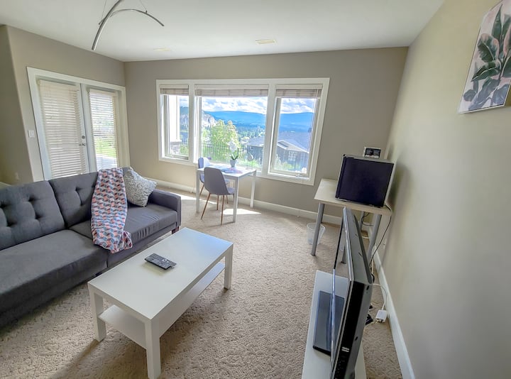 Central, Private Guest Suite, Rainfall Shower - Kelowna