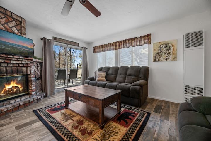 Walk To The Village Cozy 1 Bedroom Cabin - Big Bear Lake, CA
