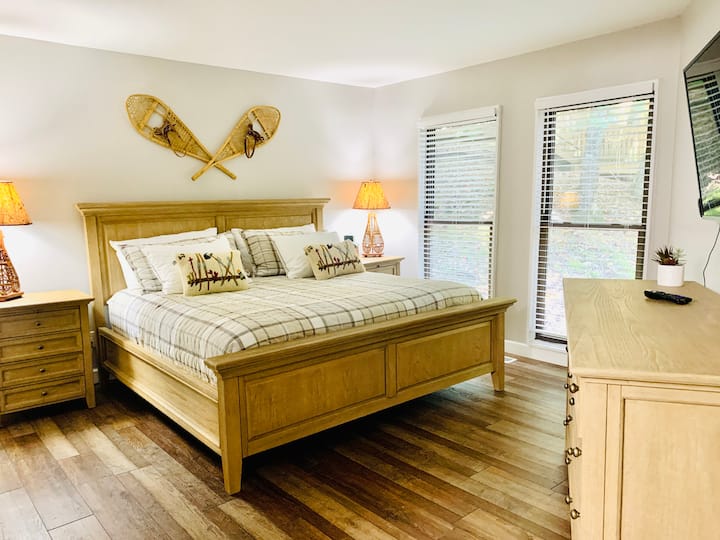 Rellings Roost: King Bed/hike/bike/wineries/deck! - Beech Mountain, NC