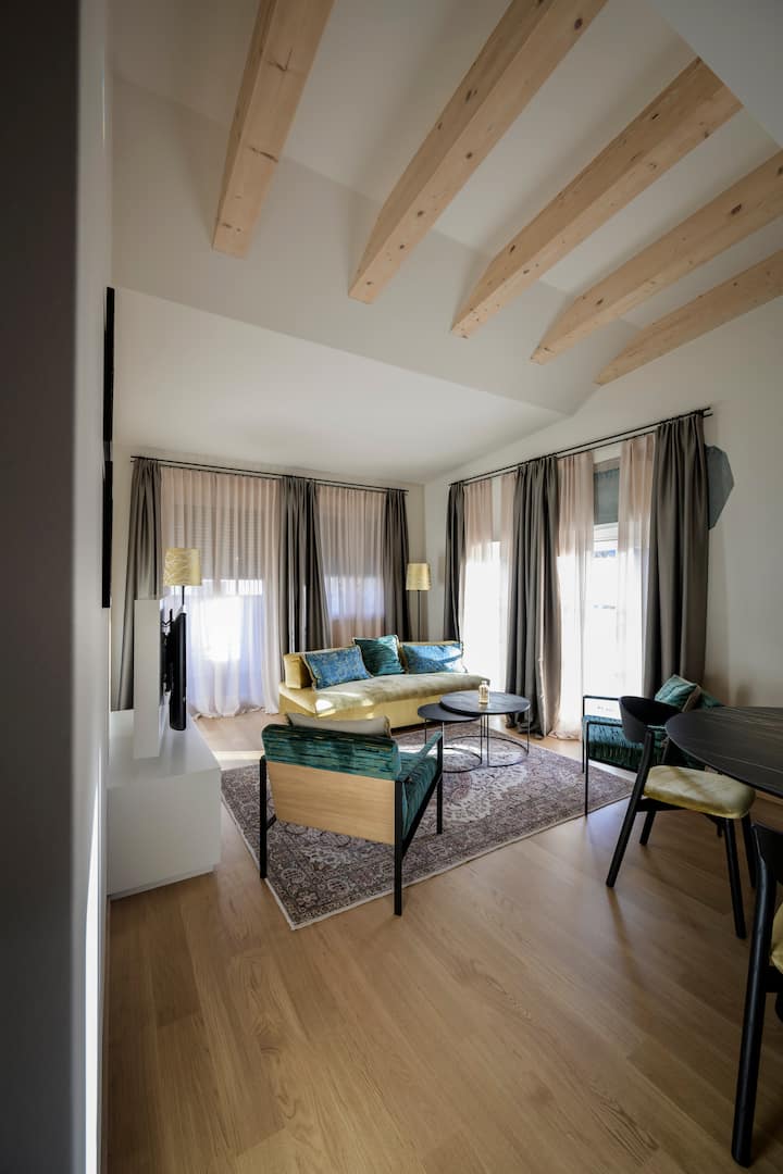 Stadtapartment "Hotel Bruneck" Mit Balkon - Brunico