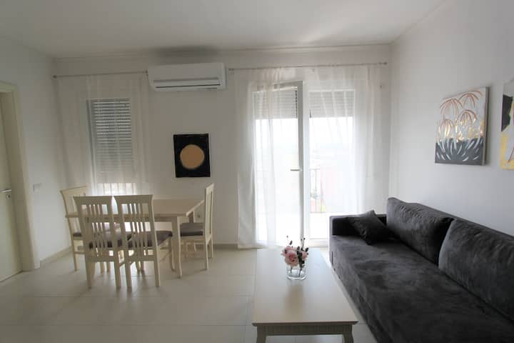 Center Apartment Self Check In - Tirana