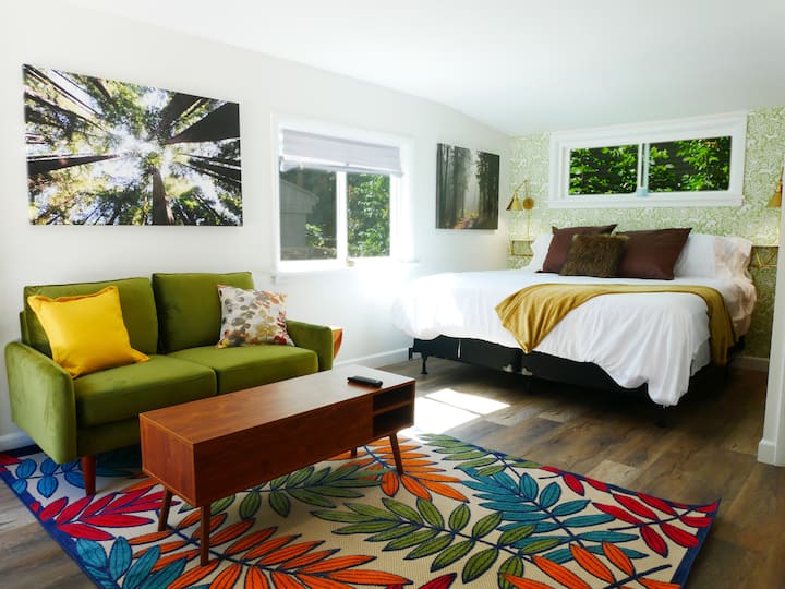 Fast Wi-fi * Workspace * King Bed - Water World, Federal Heights