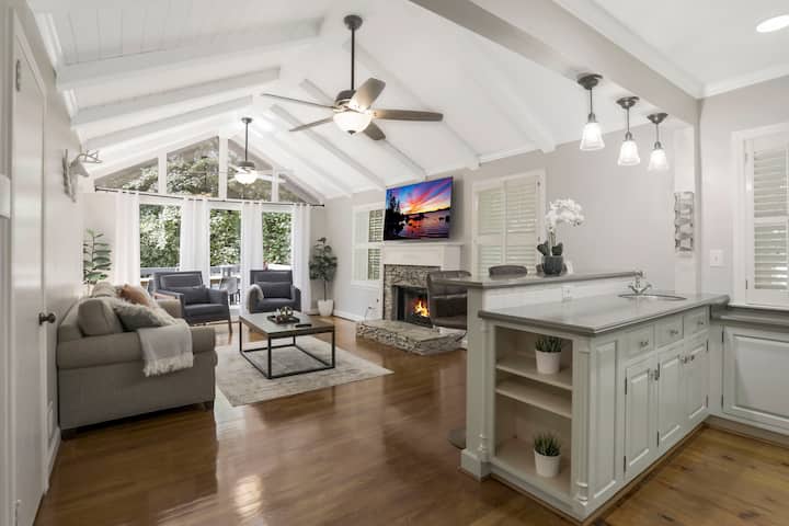 Your Fall Getaway (•‿•) Hidden Diamond Of Buckhead - Atlanta, GA