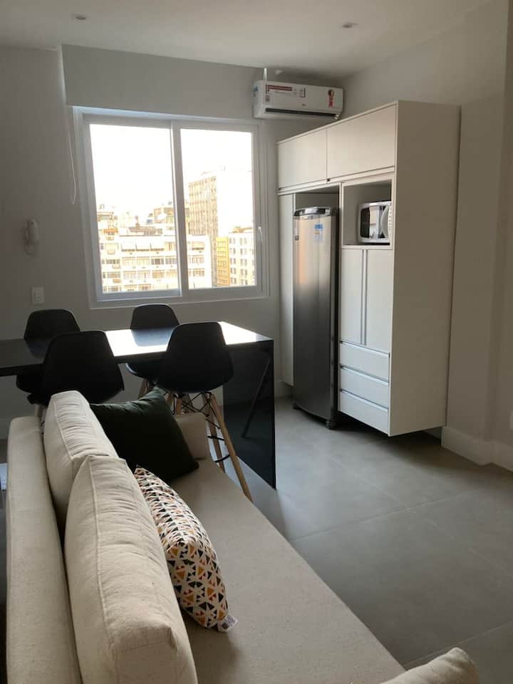 Apartamento Reformado, Tudo Novo, Copa-ipanema - Rio de Janeiro