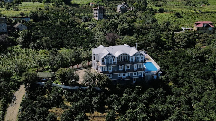 8 Bedroom Villa, 7 Bath, Private Pool, Home Cinema - Batumi