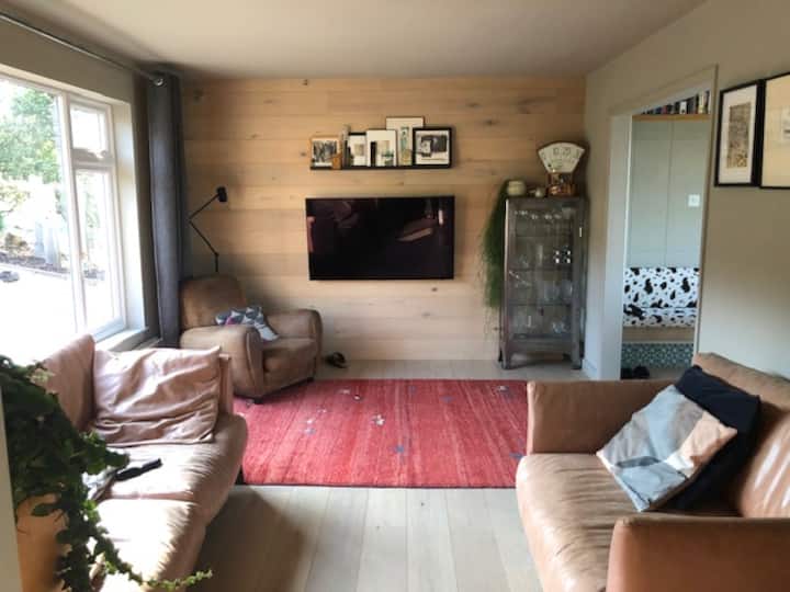 Stylish, Spacious Family Home Close To Bath. - Bath