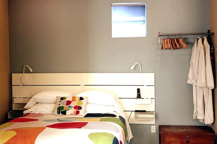 Sunny 1 Bedroom Guesthouse Close To Beach - Los Angeles, CA