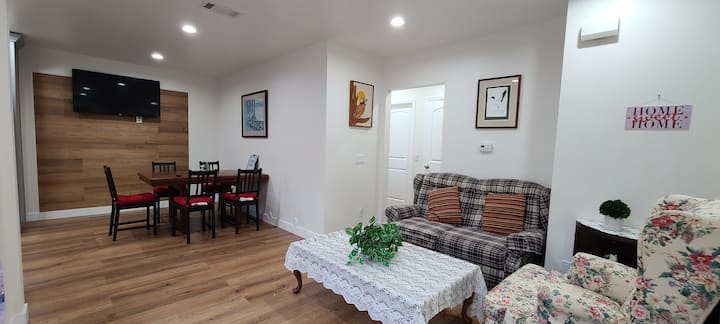 #2 Bright, Spacious 2br Home Near Disneyland - Santa Ana Zoo, Santa Ana