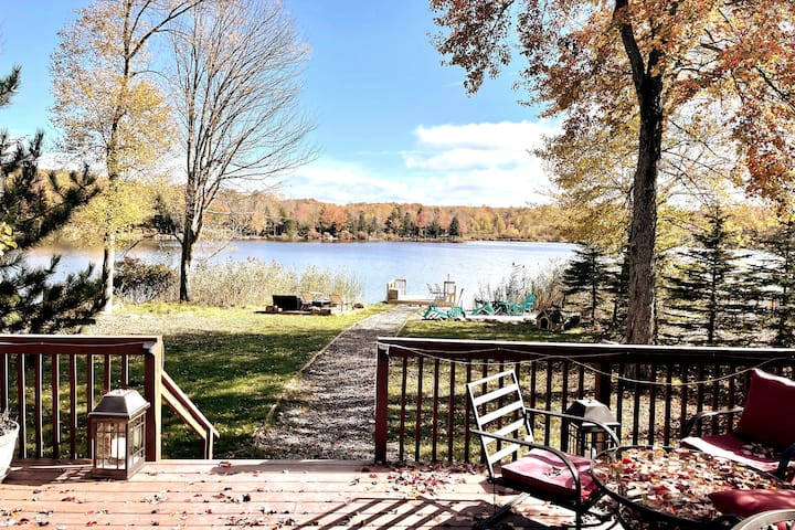 Serene Lake Front House - Mount Pocono, PA