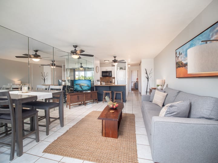 Great Location! Walk To Everything In South Kihei! - Kihei, HI