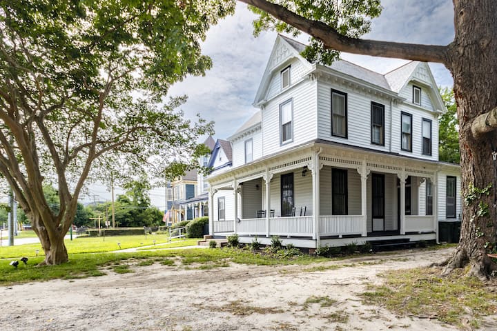 * Modern Victorian 2 Bdr, 1 Bath, Eat In Kitchen - Hampton University, Hampton