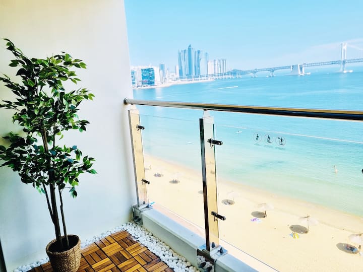 "2* [위더스오션정면뷰] #불꽃축제명당 #개별테라스 #광안대교뷰 #광안리 1초컷 " - Busan