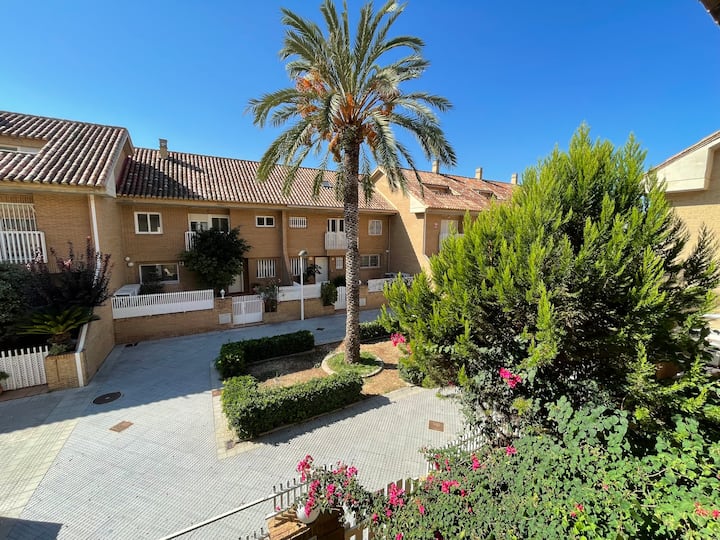 Beach 4 Bedroom Townhouse Meters From Water - Valencia