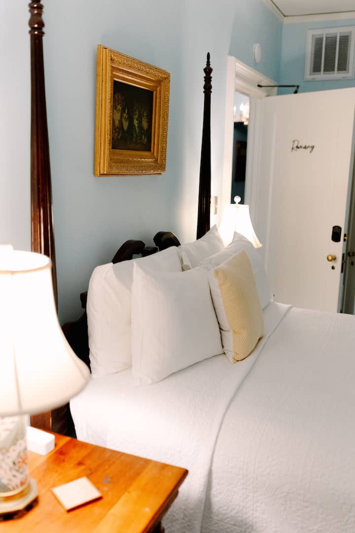 The Romany At The Historic Morehead Inn B&b - Charlotte, NC