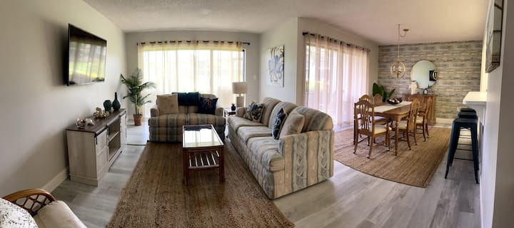 Amazing Location! 1st Floor, Pool, Bay & Beach! - Marco Island, FL