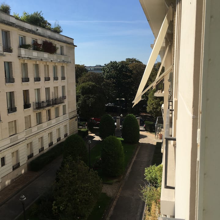 Paris, Appartement De Charme Dans Le 16eme - Paris
