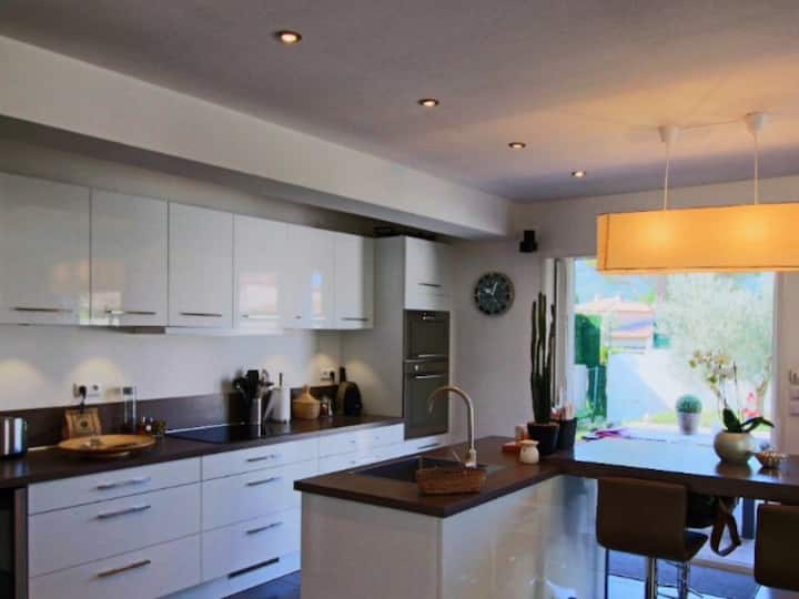 Villa 85 M2 Moderne. Proximité Village Gémenos. - Cassis