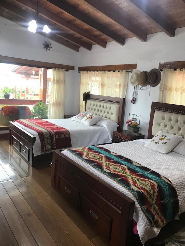 Alegre Casa De Campo Con Piscina-yunguilla - Yunguilla