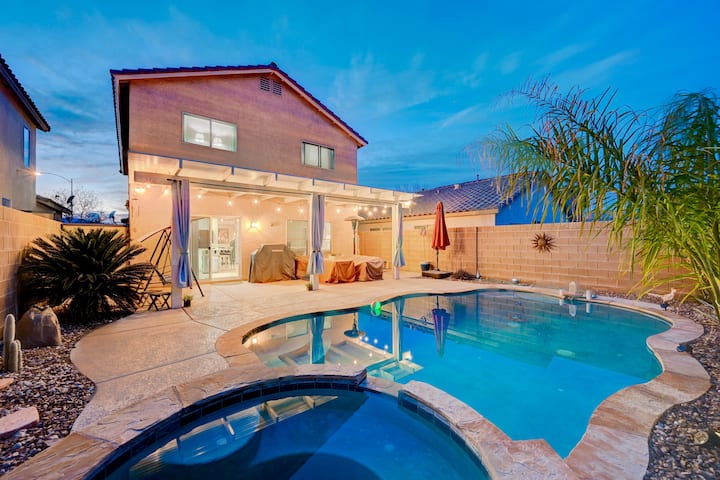 Fun 3 Bedroom Home With Pool, Spa And Game Room - The Aquarium at Silverton Casino