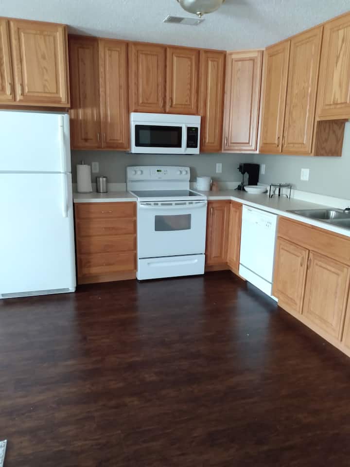 2nd Floor Walkup Condo - Furnished/turn Key - Iowa City, IA