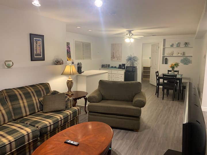 Harrington House Two Bedroom Suite With Parking - St. John's