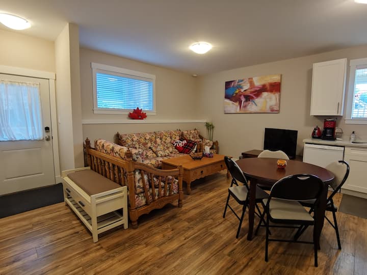 Beautiful Large 2 Bedroom Suite Near Great Views! - 納奈莫