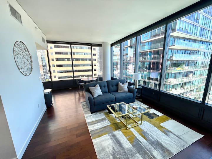 Beautiful Getaway Penthouse Experience (Dtla) - South Gate, CA