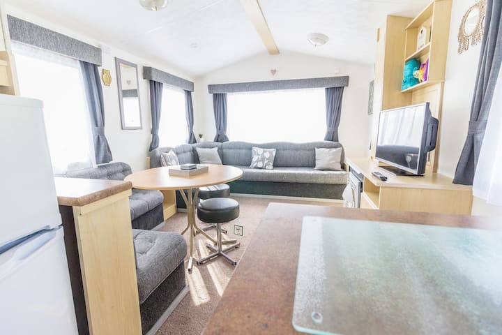 Great 8 Berth Caravan For Hire In Skegness Ref 33069f - Skegness