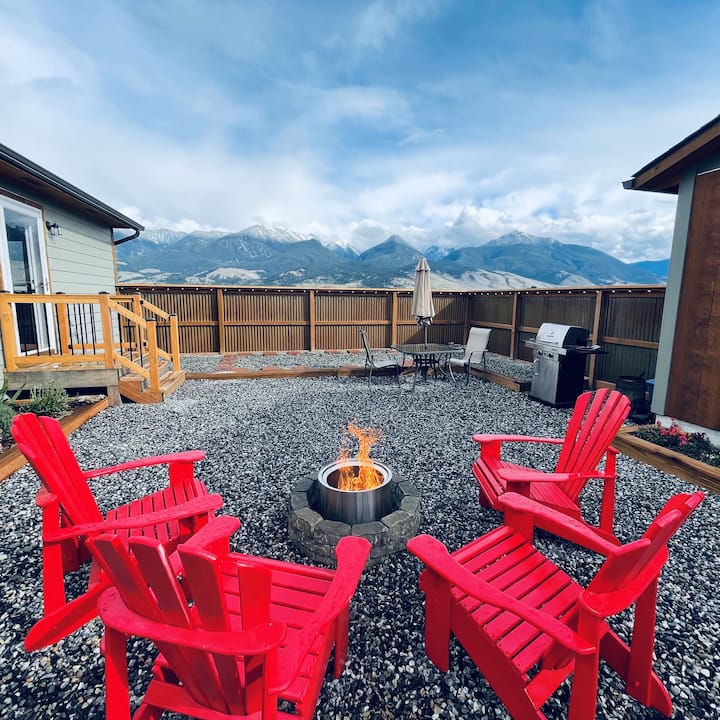 Paradise Property - 2 Homes W/ Shared Pvt Yard - Emigrant, MT