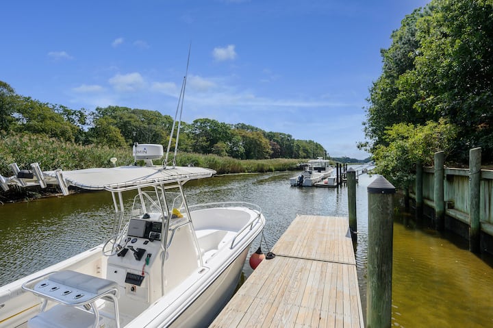 Beautiful, Spacious Waterfront With Dock - Falmouth, MA
