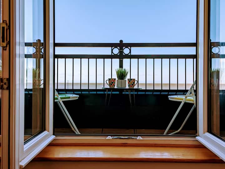 Stunning Sea Views From Beach Front Town House! - Harwich
