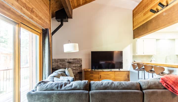 Ski Thru Woods To Eagle. Unique Copper Tub - Mammoth Lakes, CA