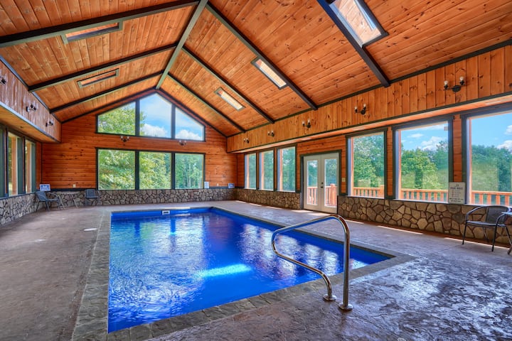 Hocking Hills Laikyns Lodge with Indoor pool - Cabins for Rent in Logan ...