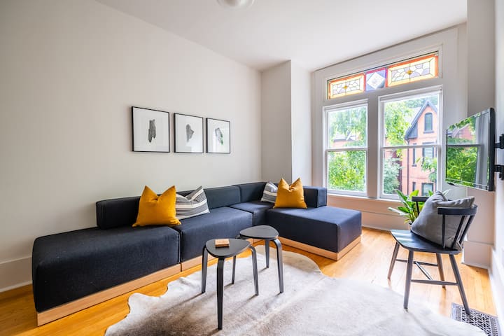 Charming Apt W/ Private Deck In A 1890s Victorian - Toronto