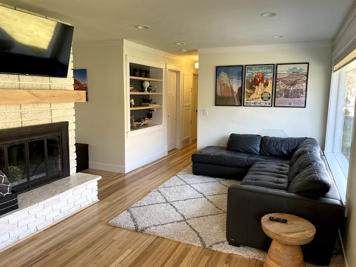 Cozy Home Very Close To Byu With Hot Tub - Provo, UT