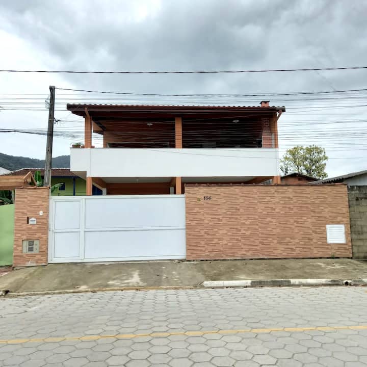 Casa Muito Agradável, Com Garagem, Próximo A Praia - Ubatuba