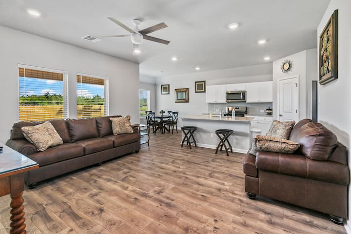 New Cozy Home Delight - Lake Charles, LA