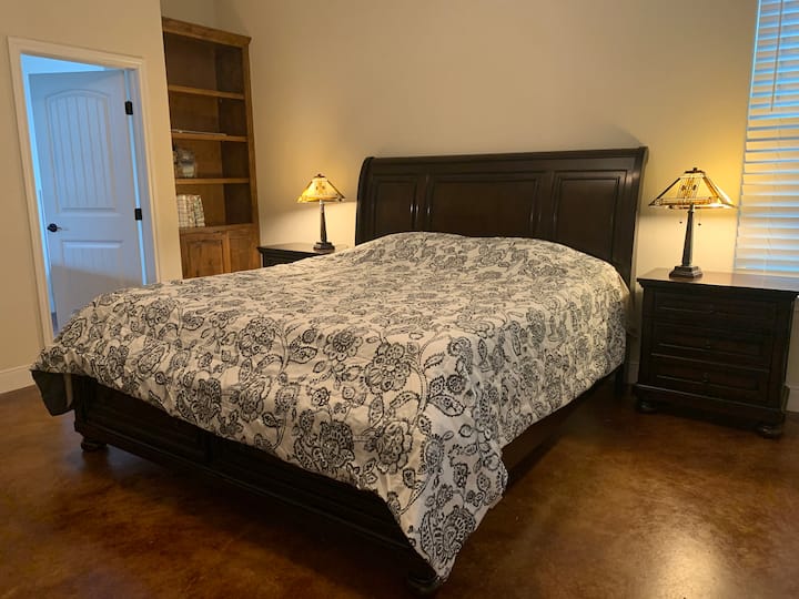 3-bedroom For 6+ People - Bastrop, TX